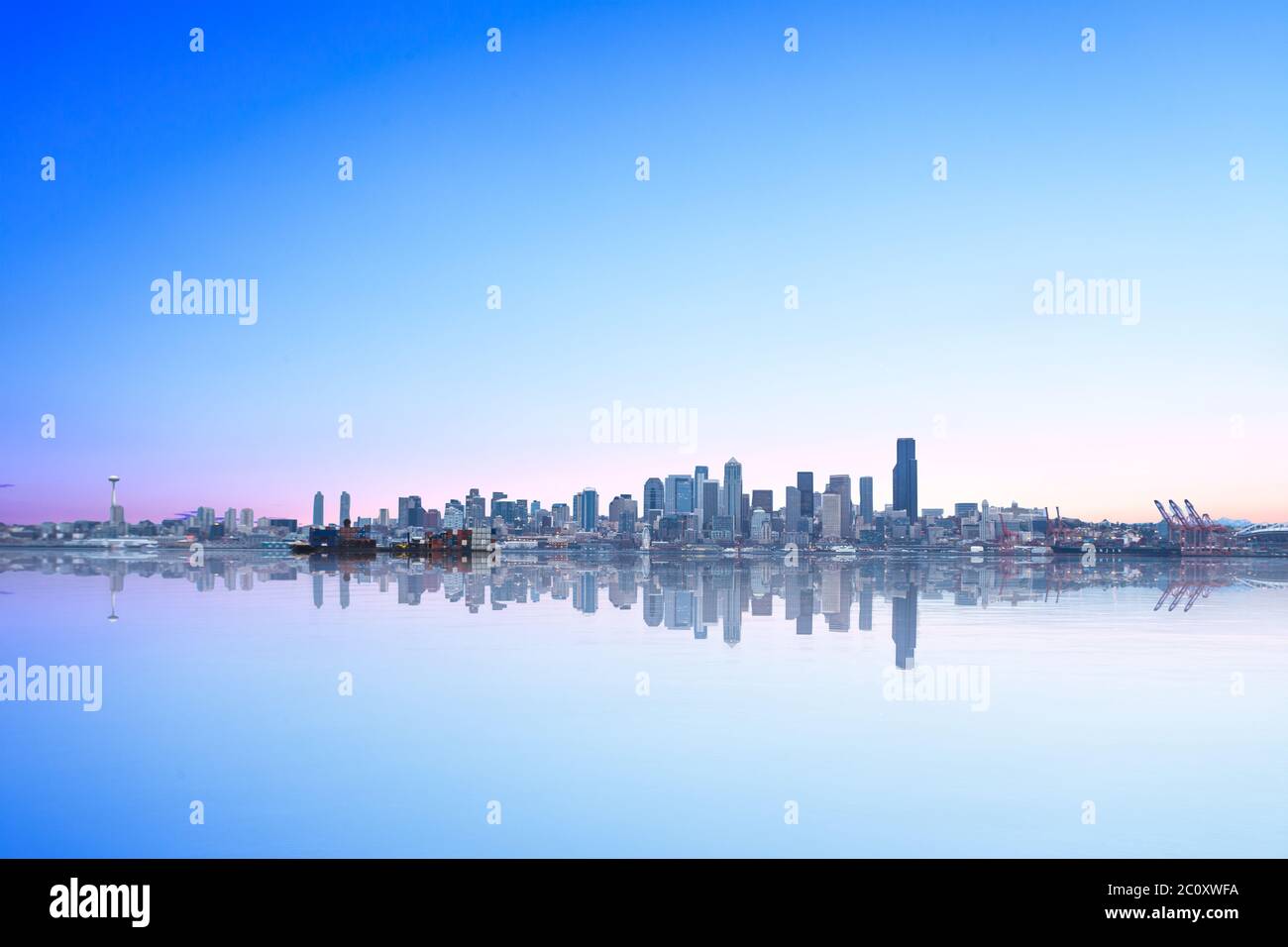 landscape of lake and cityscape of seattle in blue sky Stock Photo - Alamy