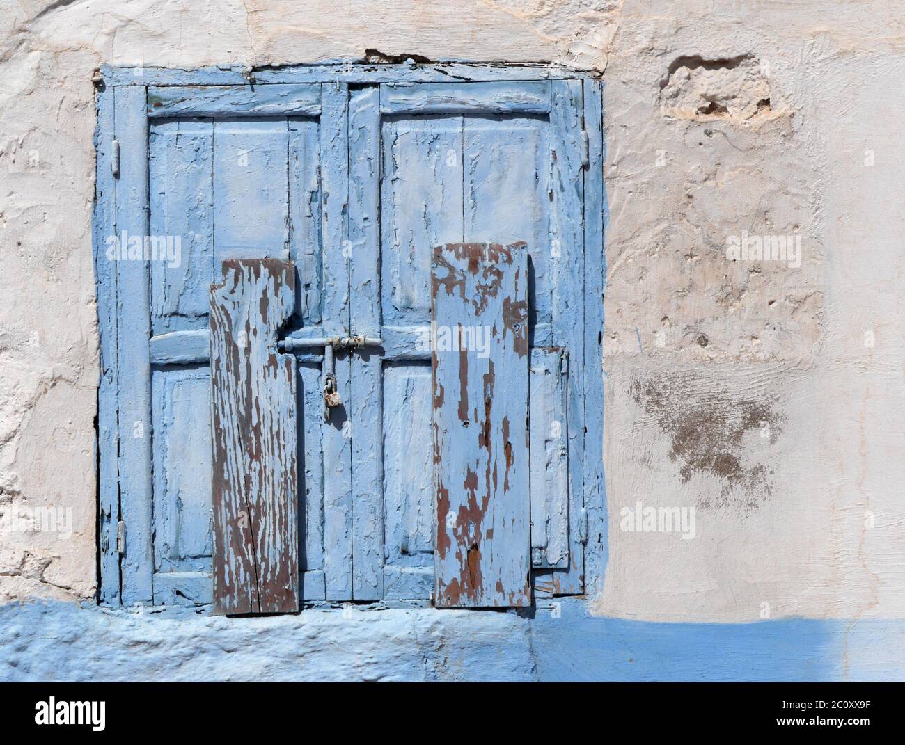 Open And Closed Shutters High Resolution Stock Photography and Images ...