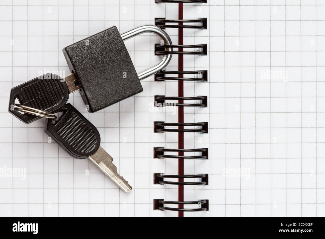 Notebook with padlock and keys Stock Photo - Alamy