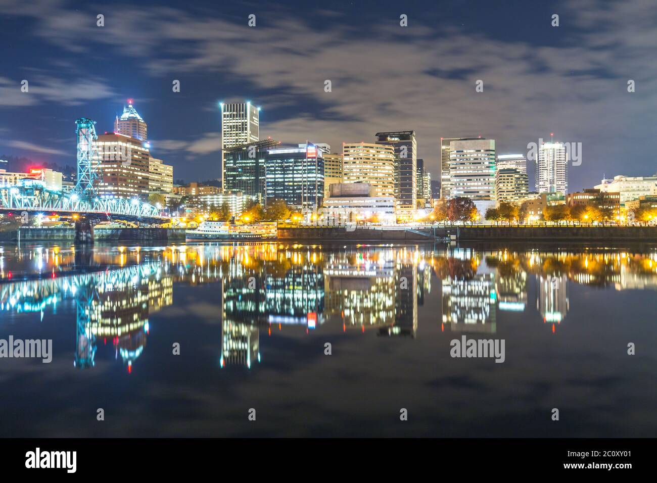 Portland waterfront night hi-res stock photography and images - Alamy