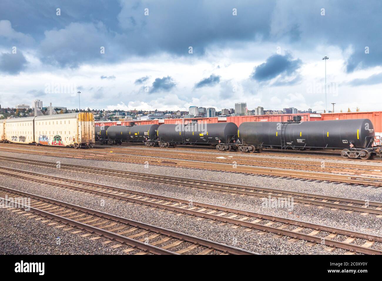 Freight train city skyline hi-res stock photography and images - Alamy