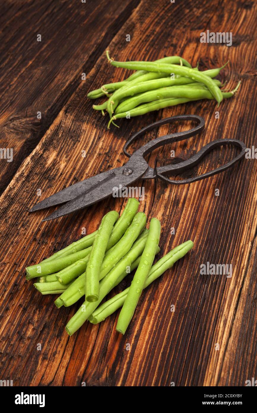 Raw green beans Stock Photo - Alamy