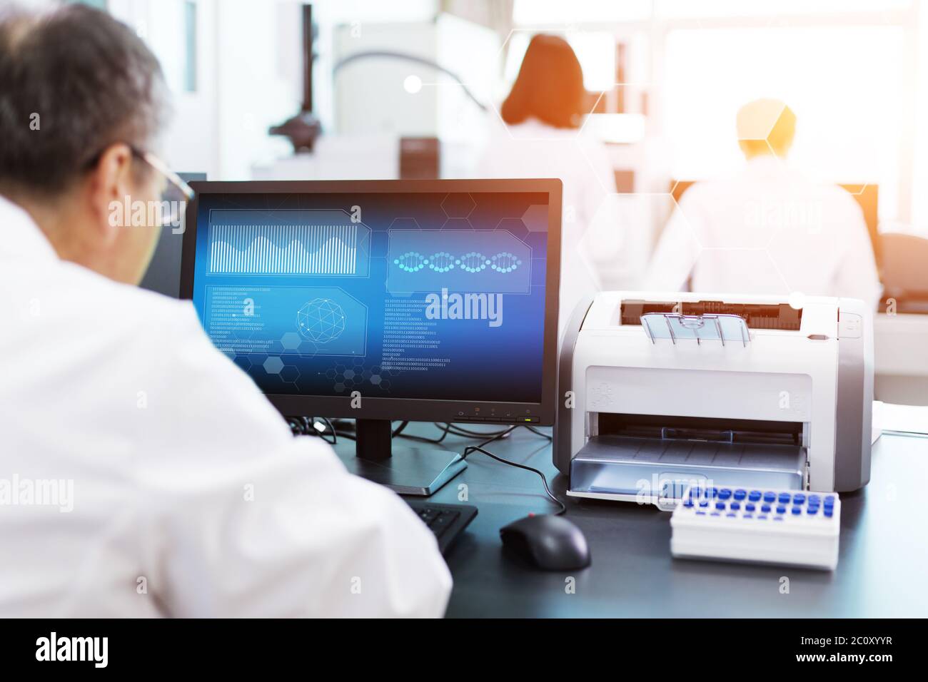 Computer experiment hi-res stock photography and images - Alamy