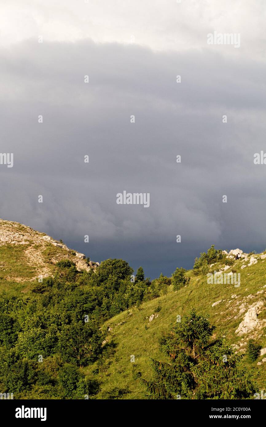 Hilly area agriculture hi-res stock photography and images - Alamy