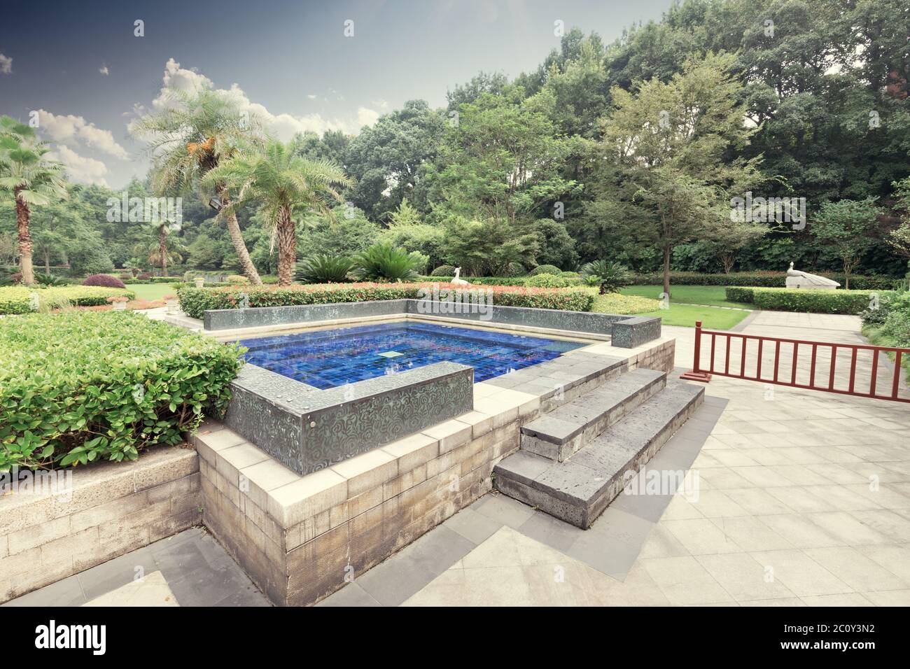 Pool in the back yard hi-res stock photography and images - Alamy
