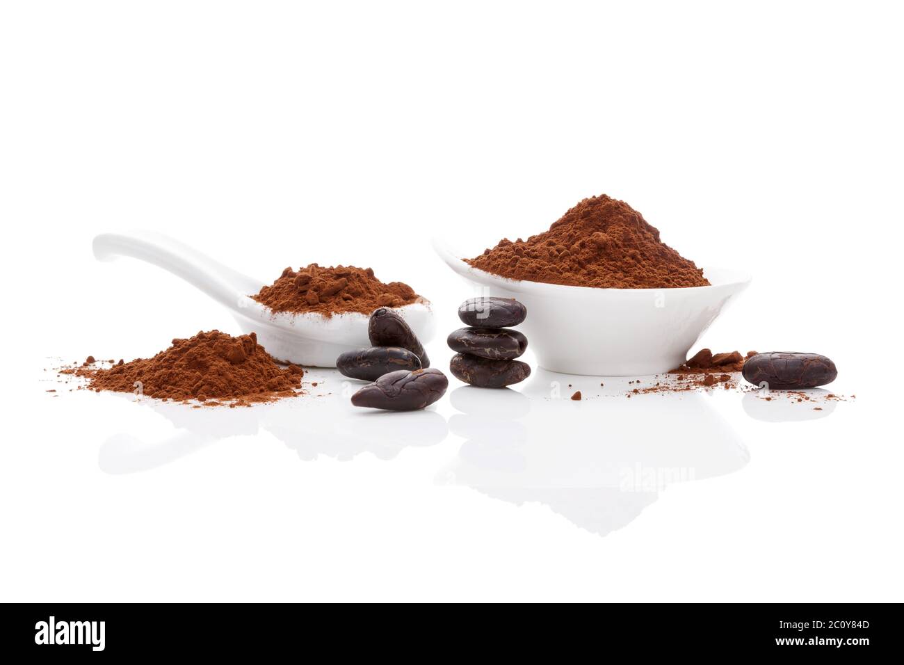 Fresh cocoa beans spoon Cut Out Stock Images & Pictures - Alamy