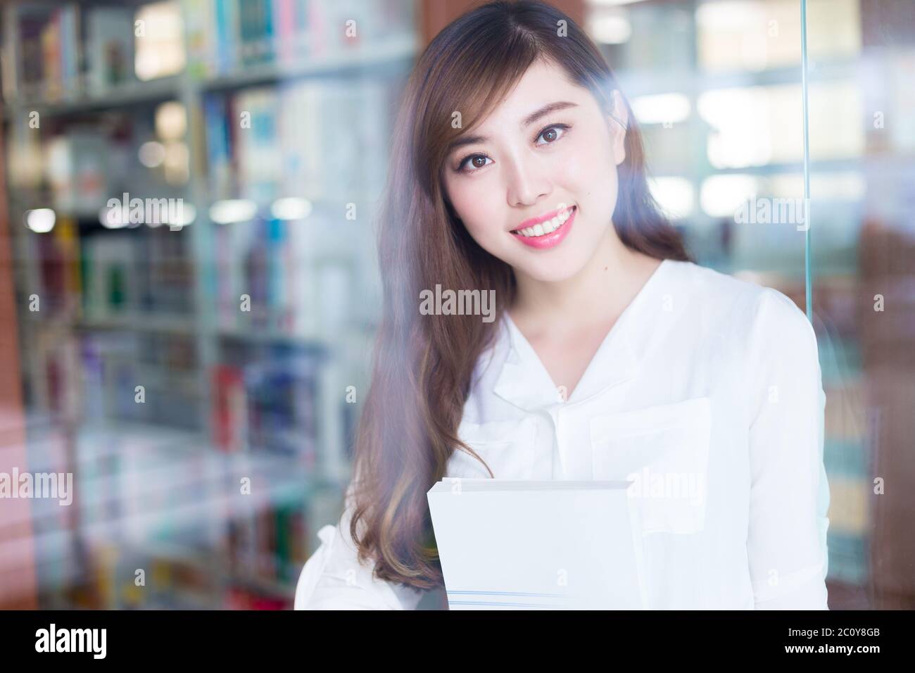 Asian girl library hi-res stock photography and images - Alamy