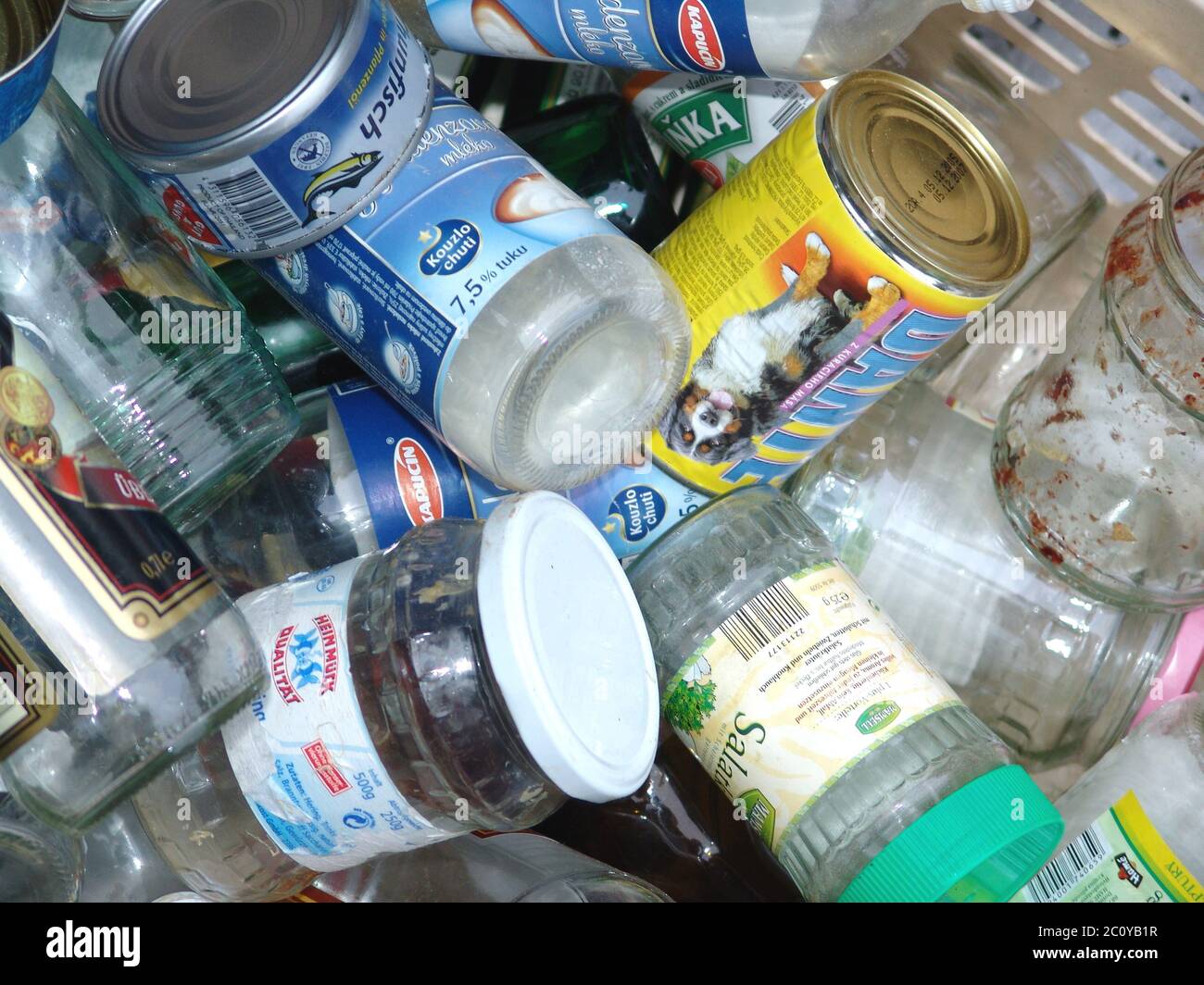 Alcohol trash hi-res stock photography and images - Alamy