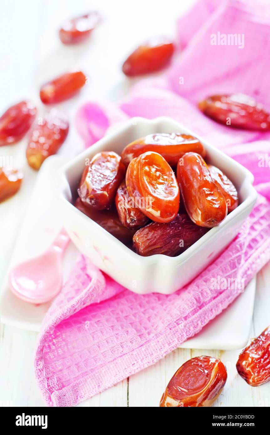 dates in bowl Stock Photo - Alamy