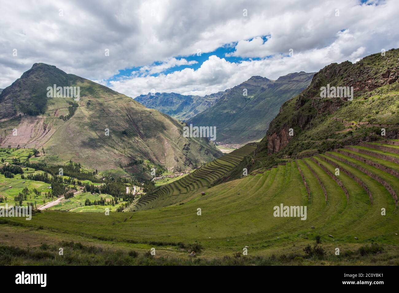 The Sacred Valley and the Inca ruins of Pisac Stock Photo - Alamy