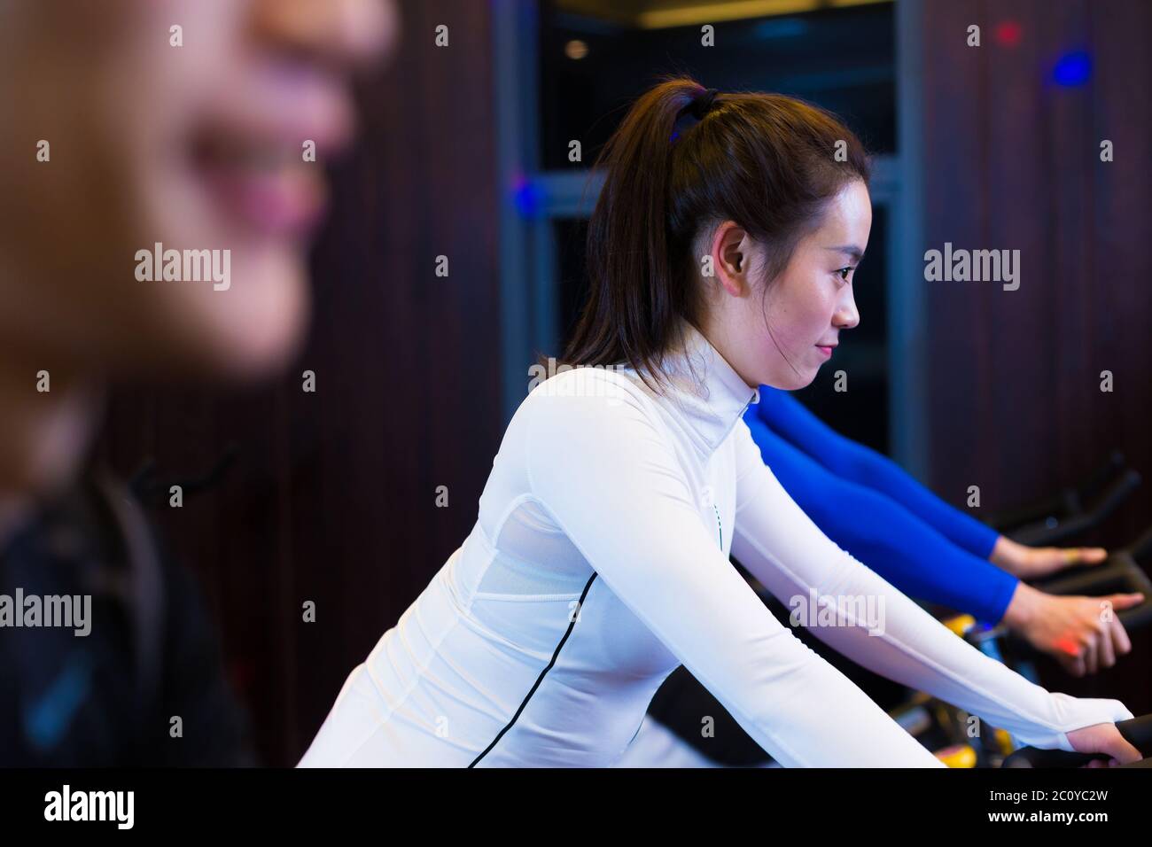 young asian people working out in modern gym Stock Photo - Alamy