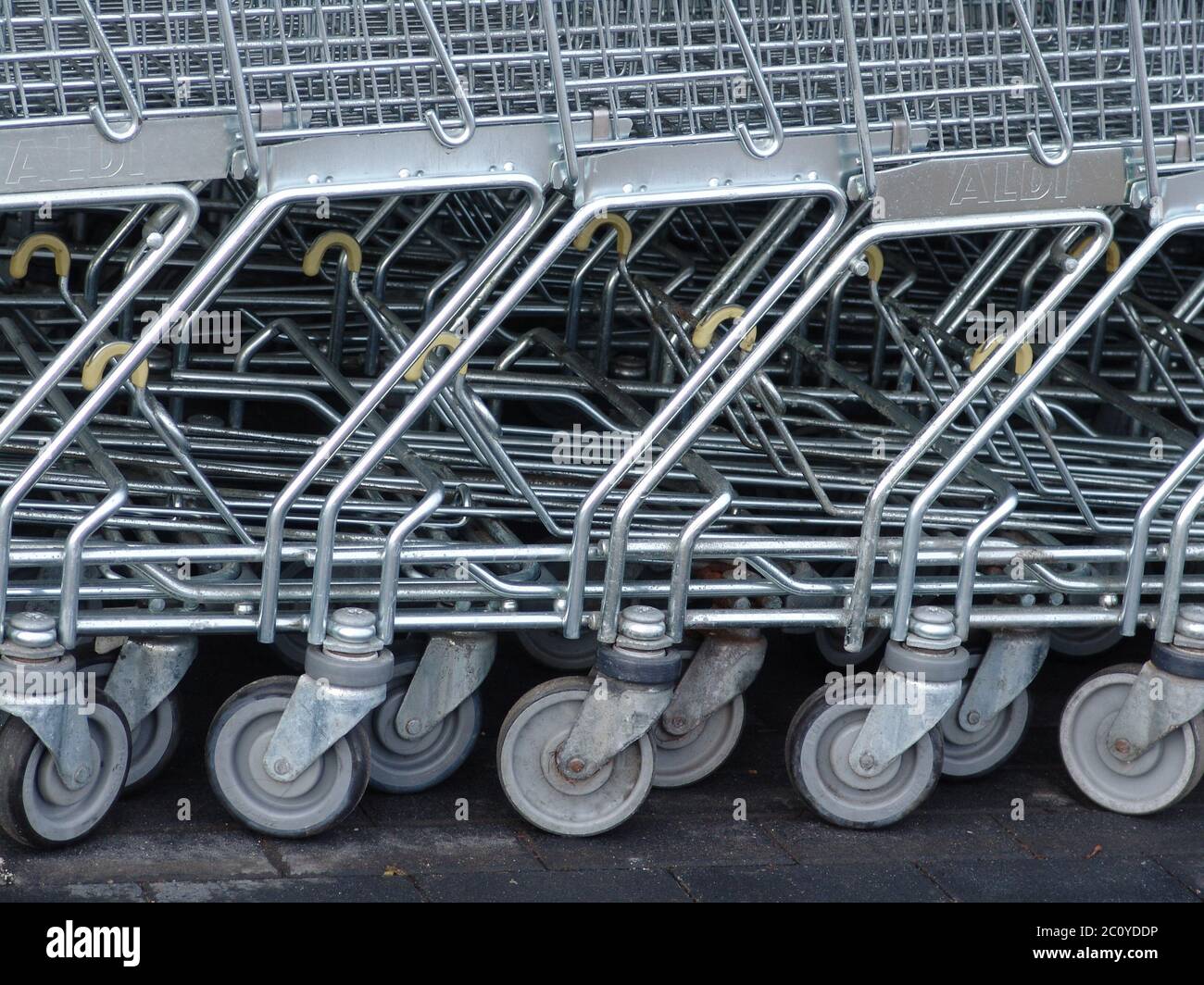 Einkaufswagen trolleys hi-res stock photography and images - Alamy