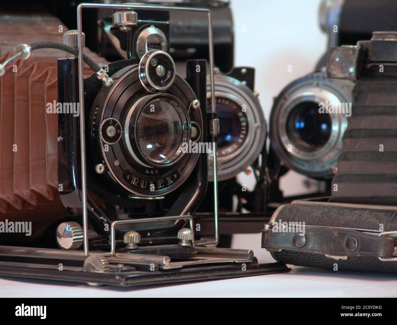 Old cameras hi-res stock photography and images - Alamy