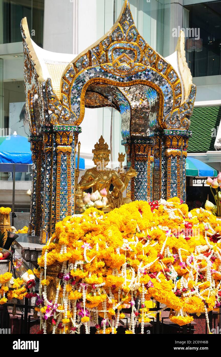 The Erawan Shrine, a popular Hindu shrine in Bangkok Stock Photo - Alamy