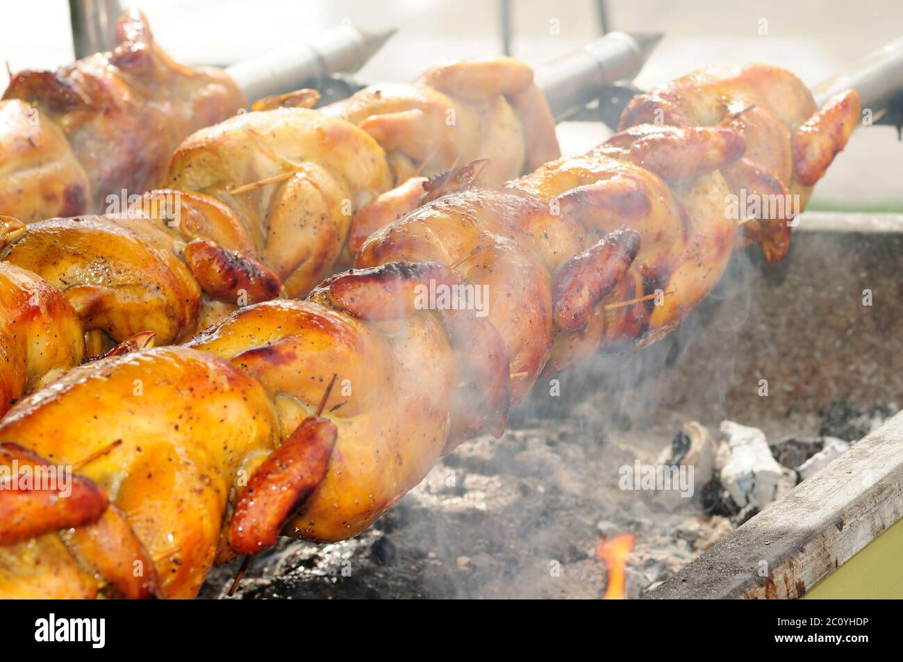 Chicken with charcoal hi-res stock photography and images - Alamy