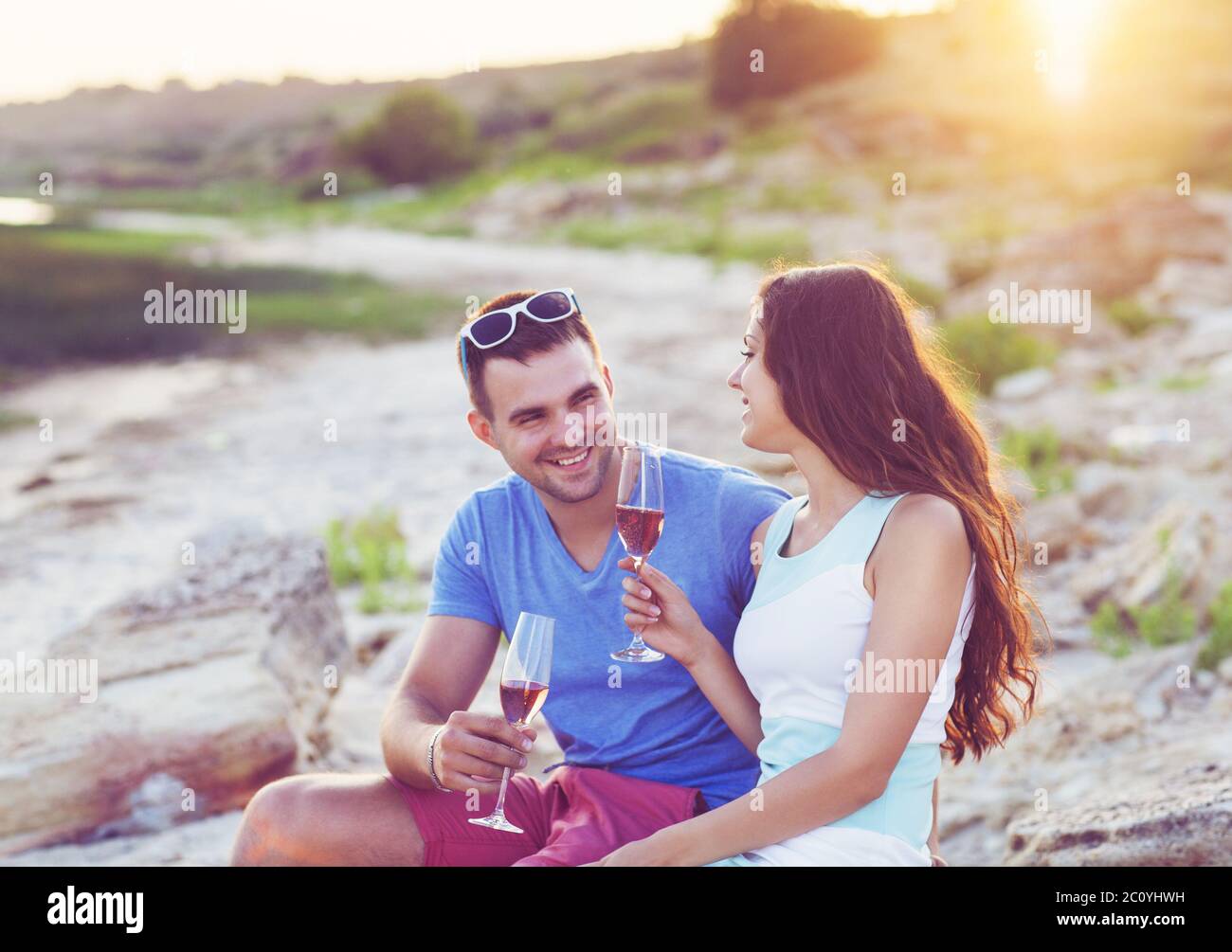 Toasting champagne glasses sparkling champagne hi-res stock photography ...