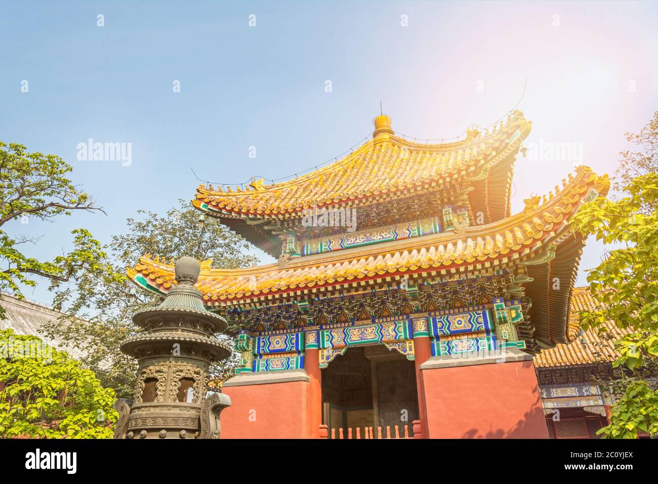 Lama temple hi-res stock photography and images - Alamy