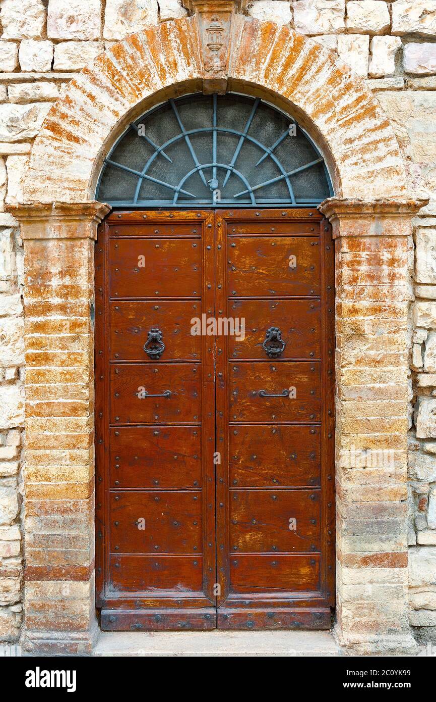 Italian door hi-res stock photography and images - Alamy