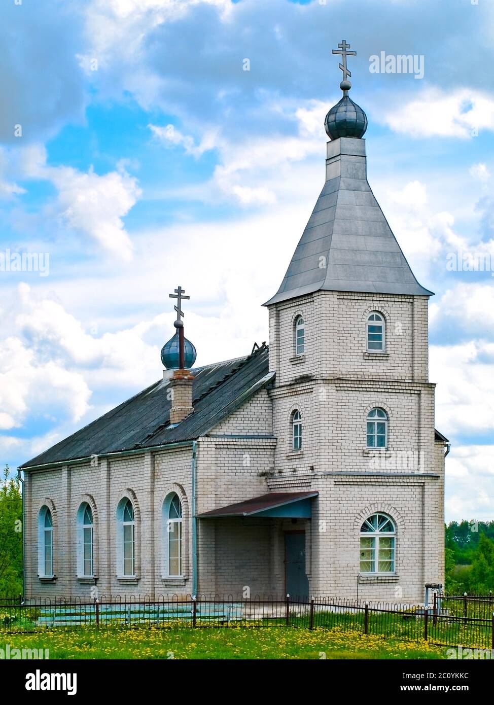 Outdoor church setting hi-res stock photography and images - Alamy