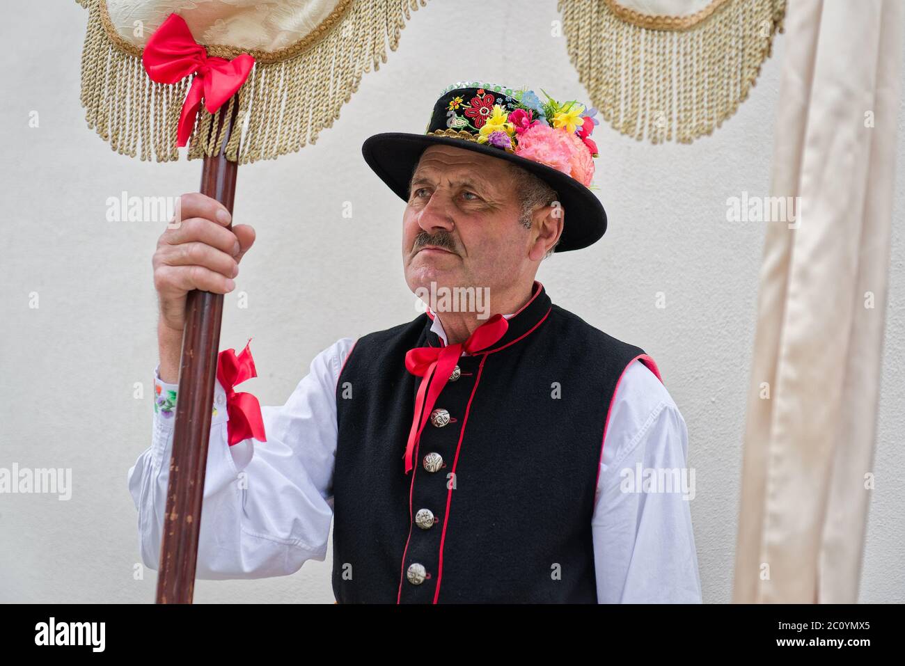 Polish traditional costume hi-res stock photography and images - Alamy