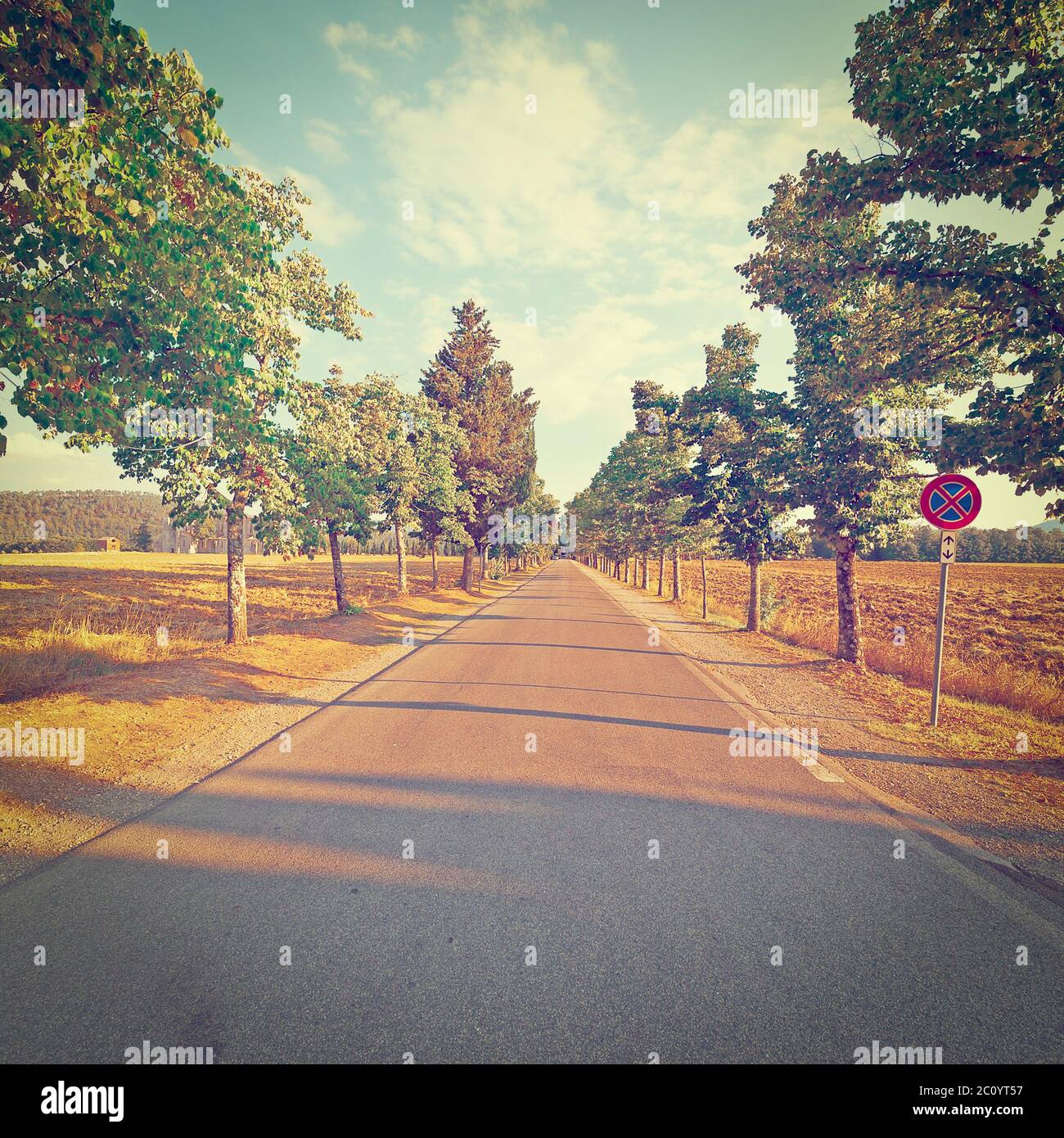 Stright road hi-res stock photography and images - Alamy