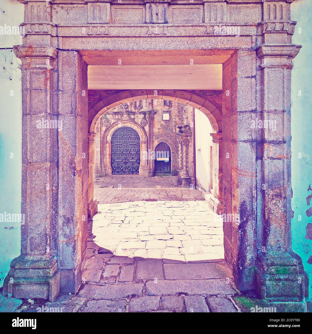 Courtyard portal hi-res stock photography and images - Alamy