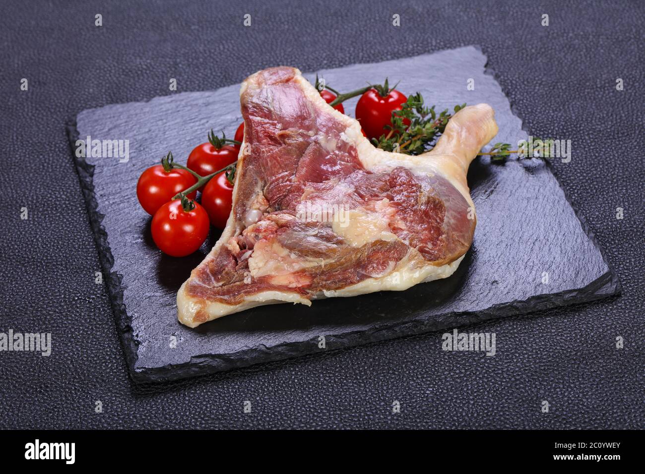 Raw duck leg ready for cooking Stock Photo - Alamy