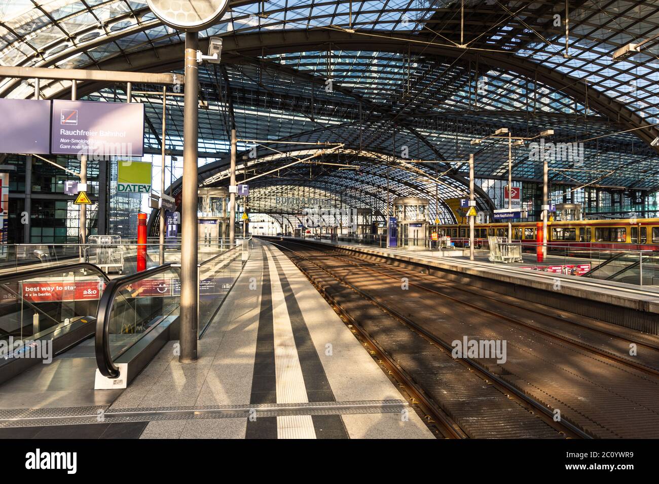 Multi level railway station berlin hi-res stock photography and images ...