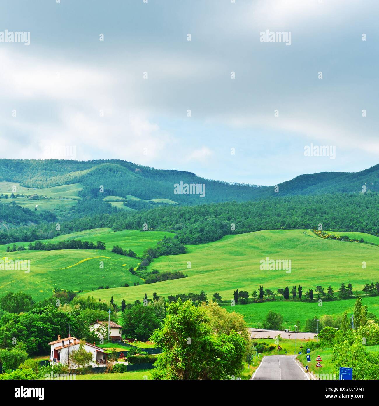 Road rain mansion hi-res stock photography and images - Alamy