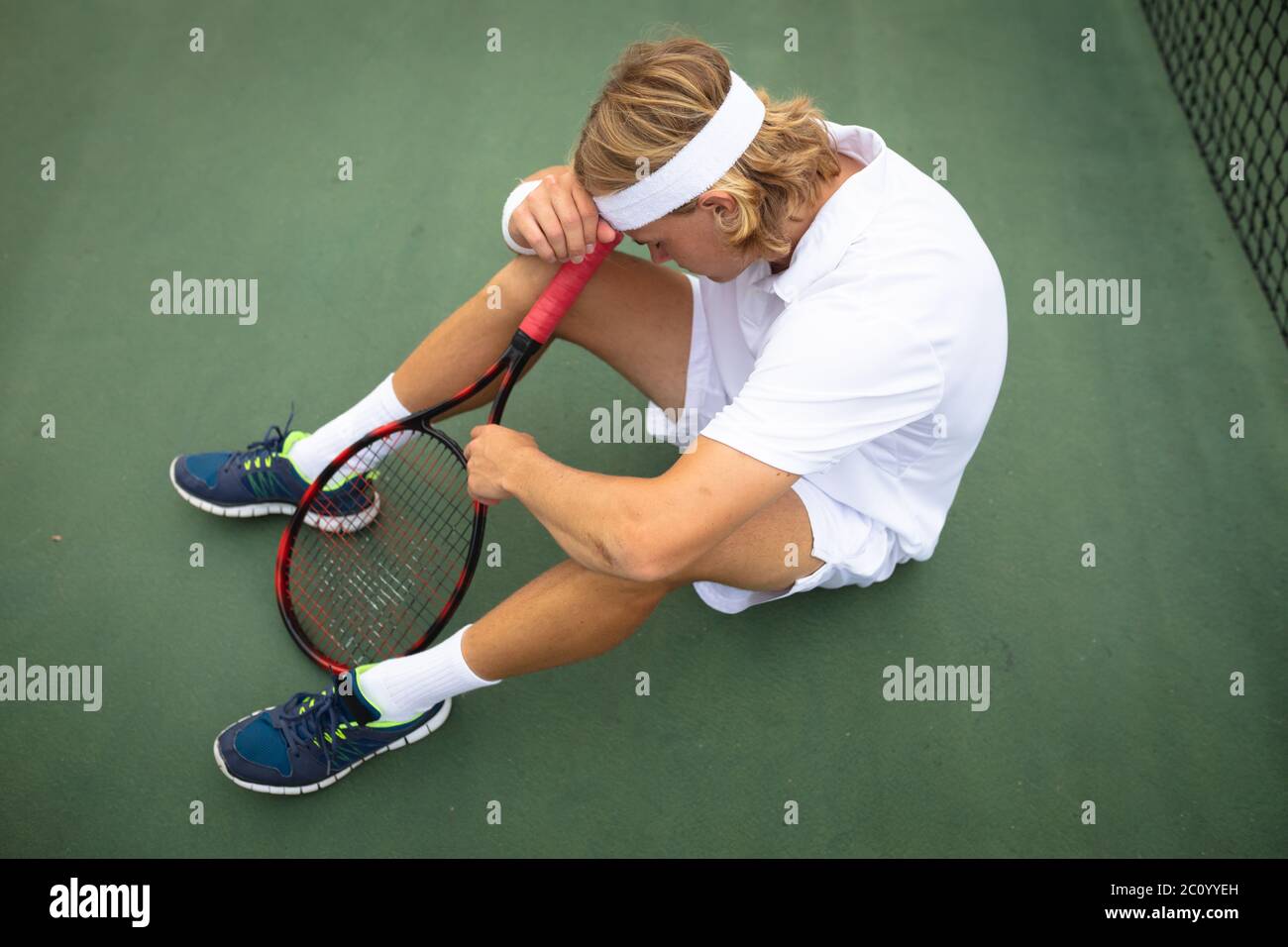 Man in tennis training practice hi-res stock photography and images - Alamy