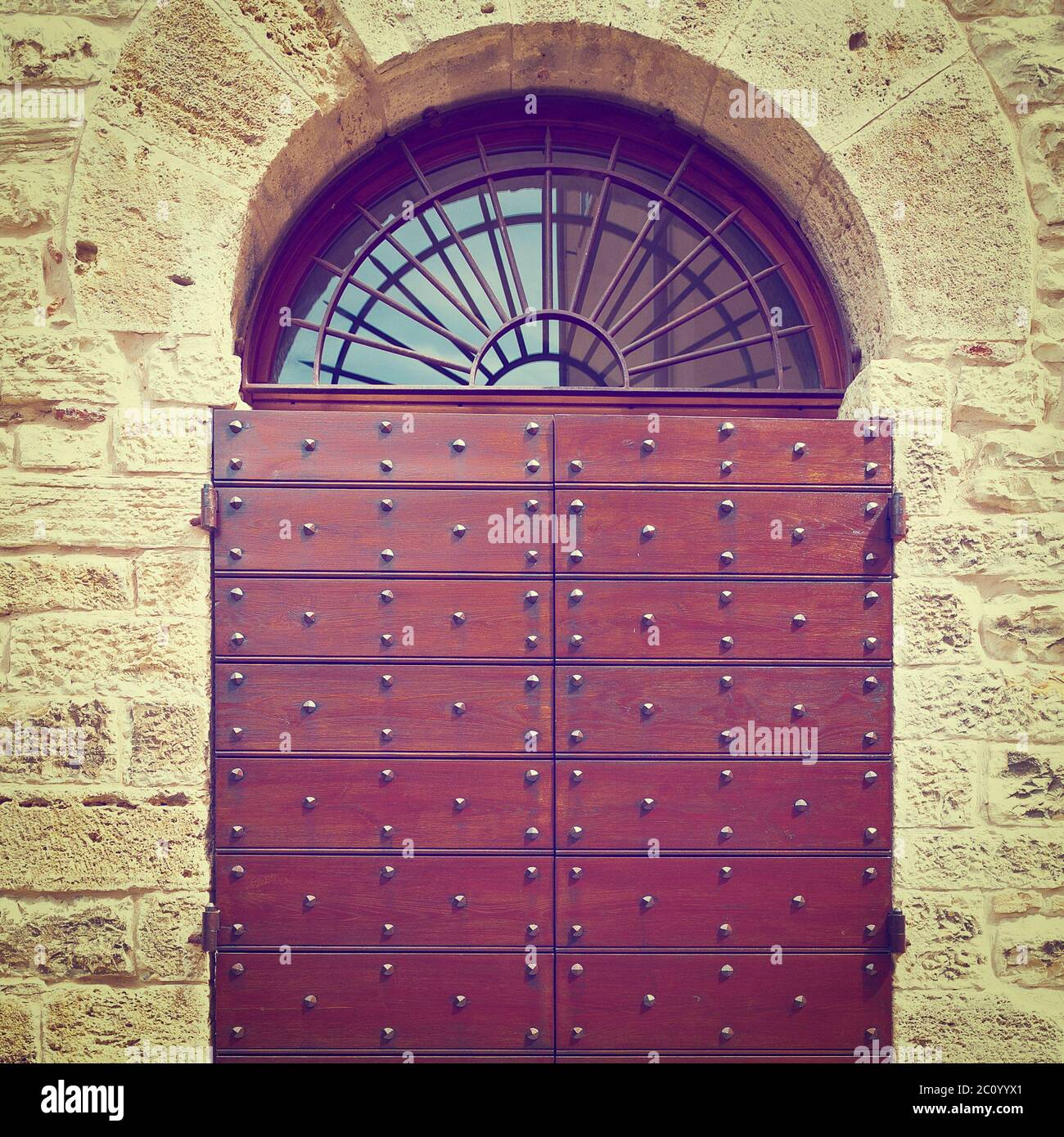 Italian door hi-res stock photography and images - Alamy