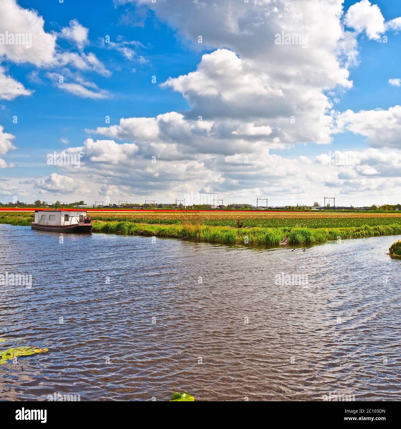 Square houseboat hi-res stock photography and images - Alamy