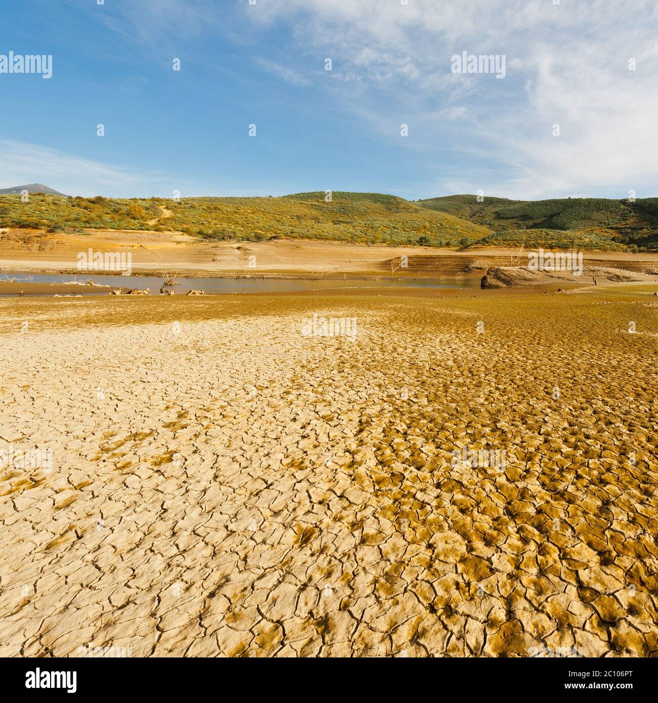 Dry valley hi-res stock photography and images - Alamy