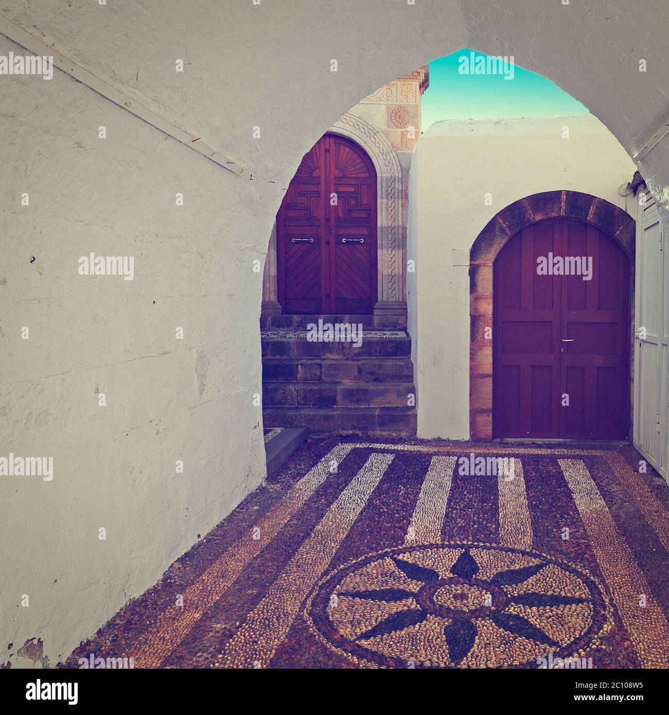 Greece stone patio hi-res stock photography and images - Alamy