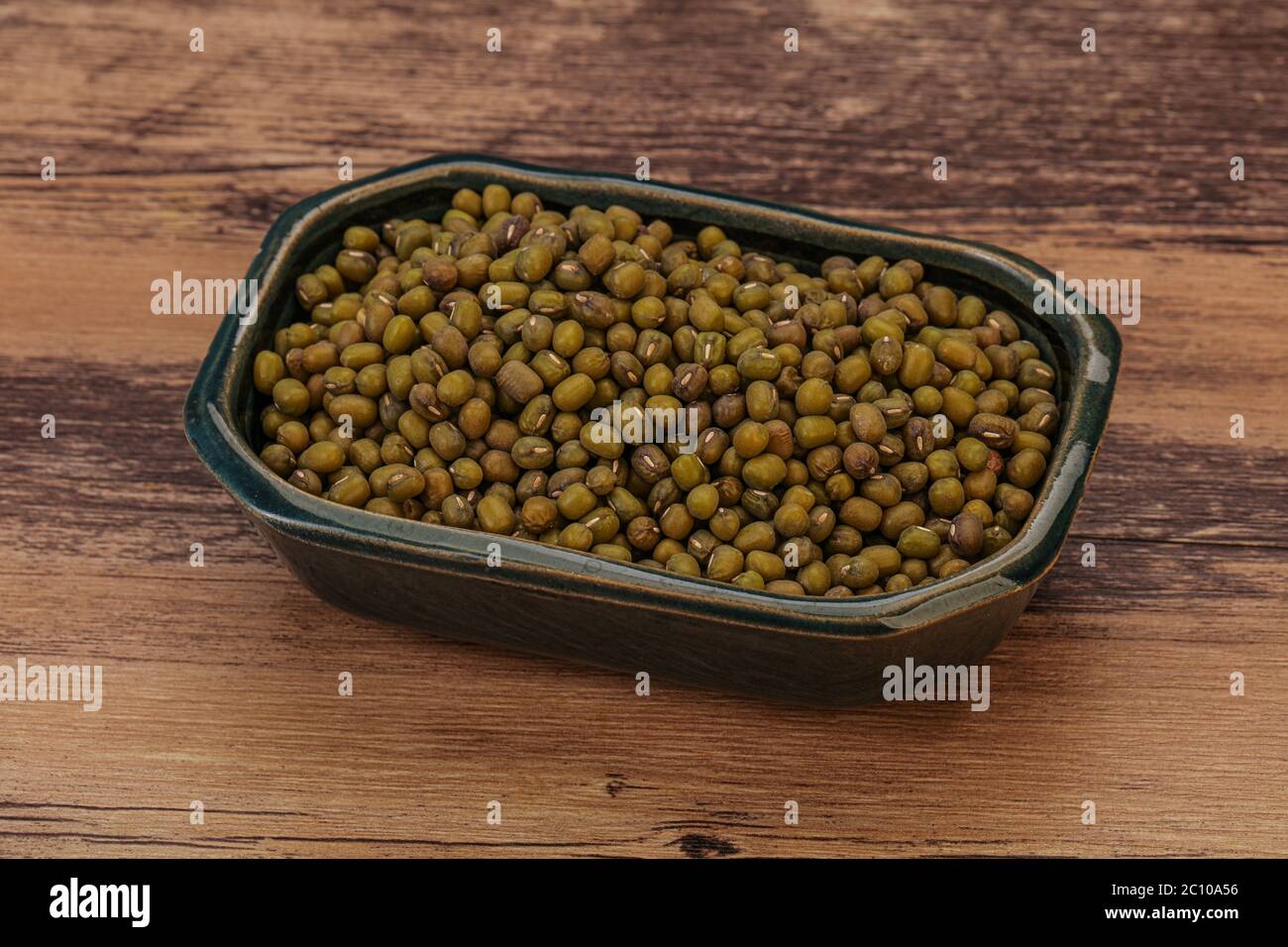 Vegetarian cuisine - dry green lentil for cooking Stock Photo - Alamy