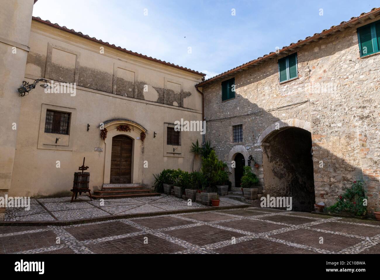 Old italian atrium house hi-res stock photography and images - Alamy