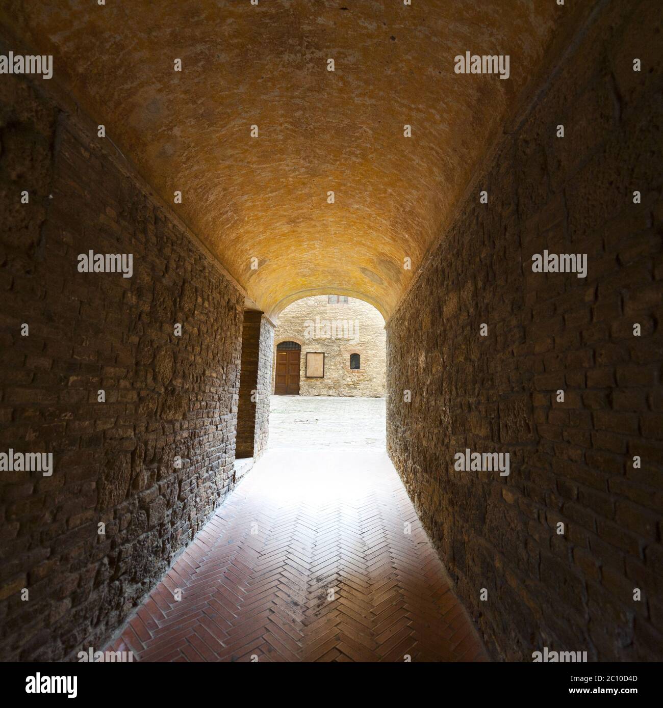 Old Italian Arch Stock Photo - Alamy