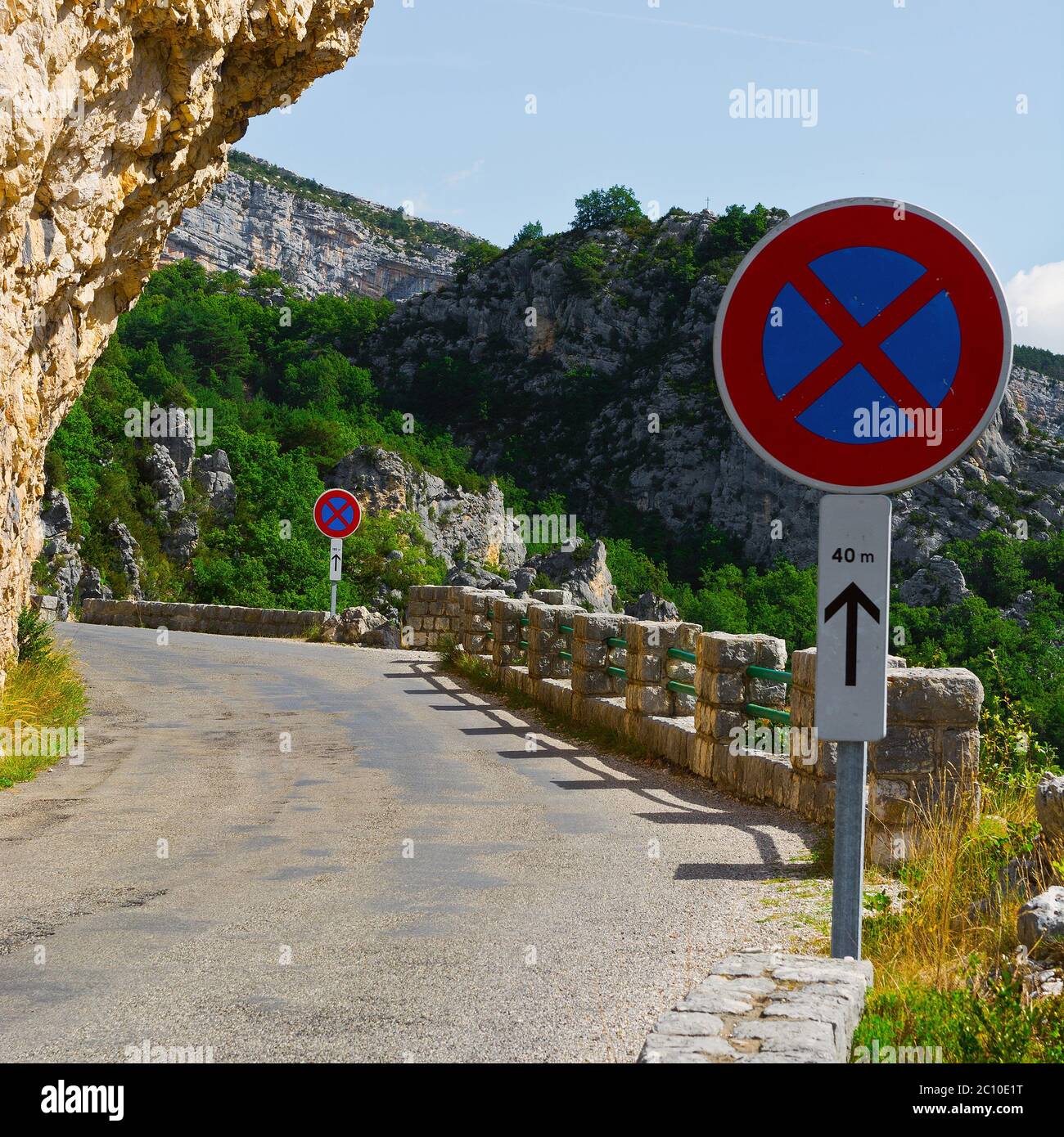 Wi signs hi-res stock photography and images - Alamy