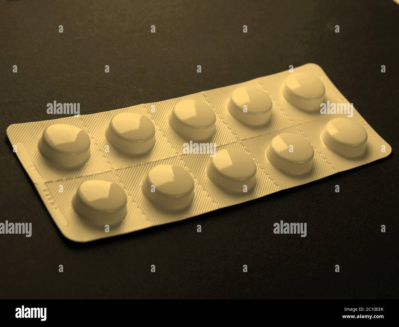 Headache pills cut out hi-res stock photography and images - Alamy