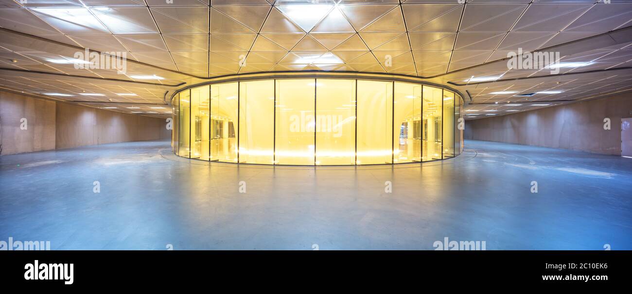 round glass display window Stock Photo - Alamy