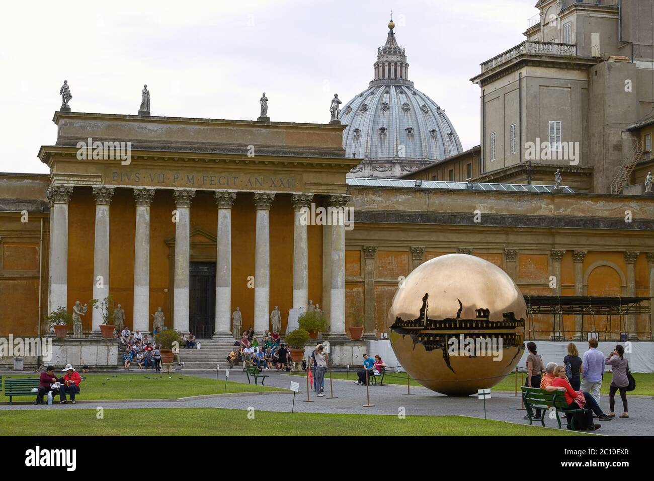 Sculpture face vatican museum vatican hi-res stock photography and ...