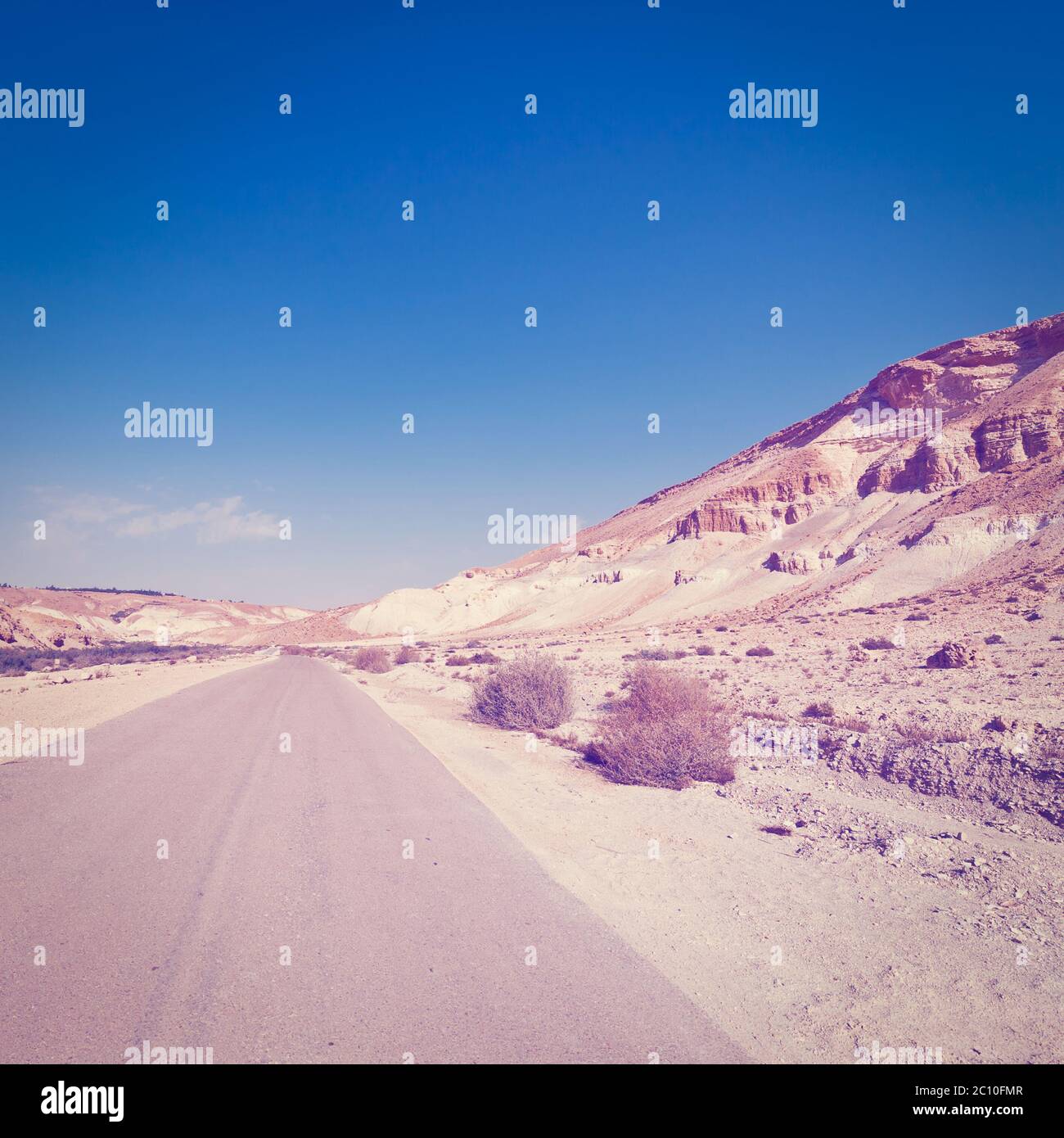 Rocky desert road hi-res stock photography and images - Alamy