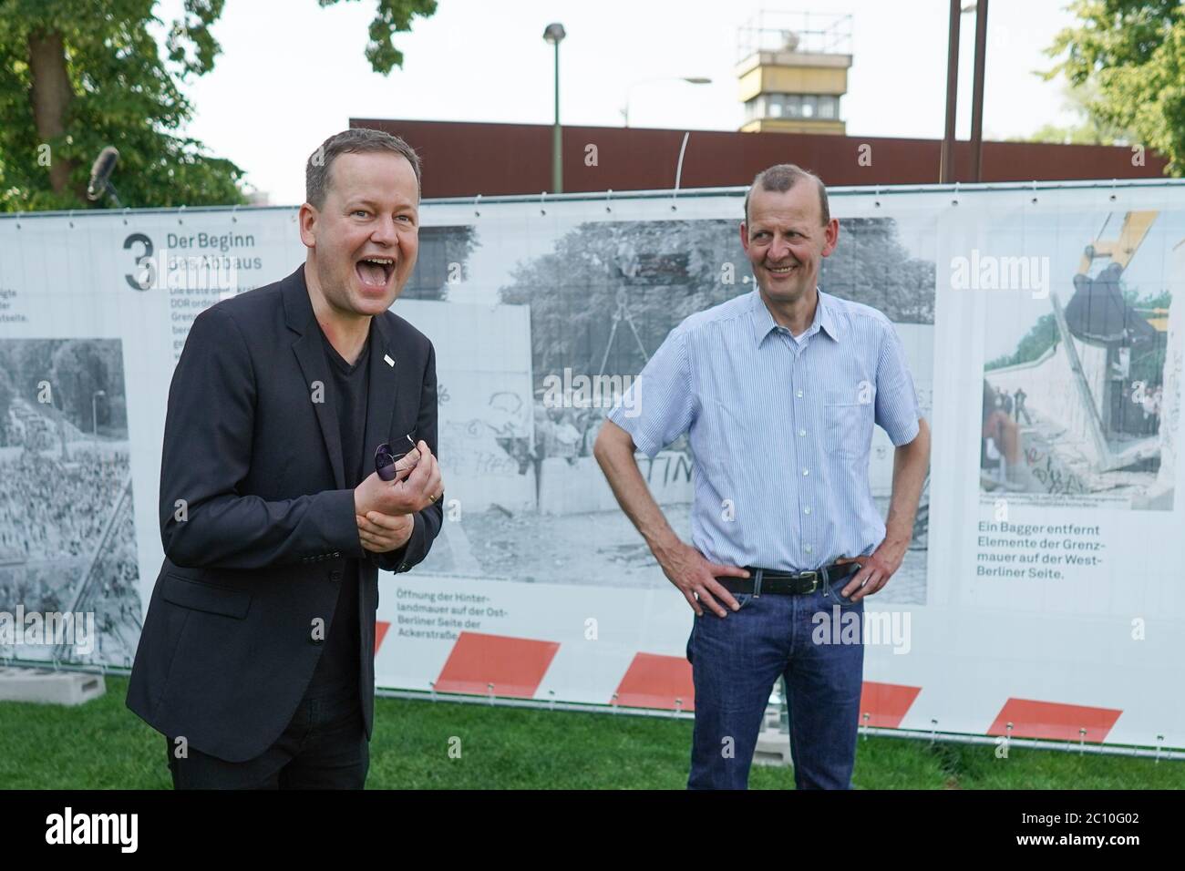 13 June 2020, Berlin: Klaus Lederer (l, Die Linke), Berlin Senator for ...
