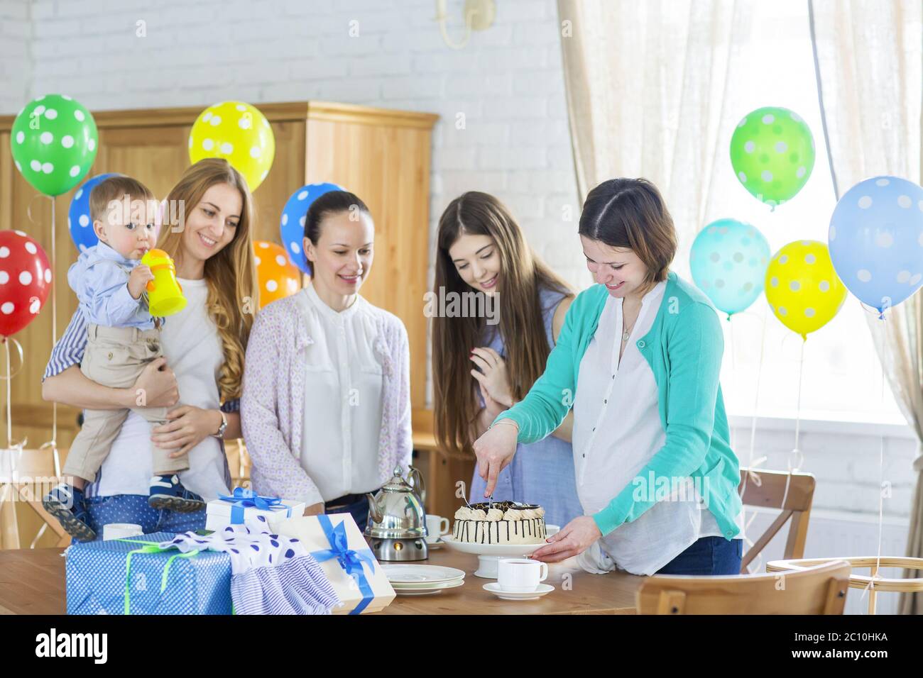 Pregnant woman friends hi-res stock photography and images - Alamy