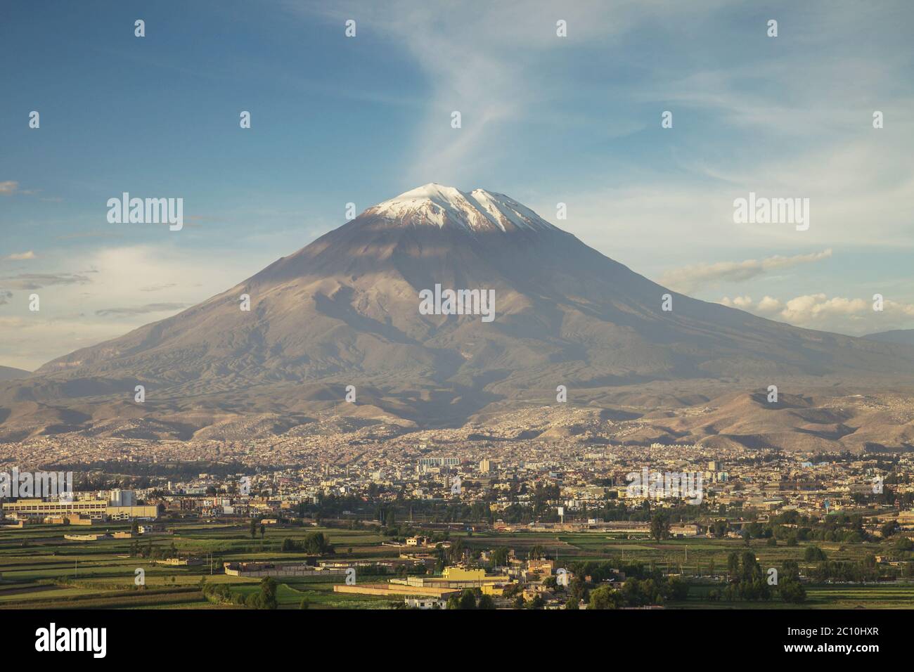 City of Arequipa in Peru with its iconic volcano Misti Stock Photo - Alamy