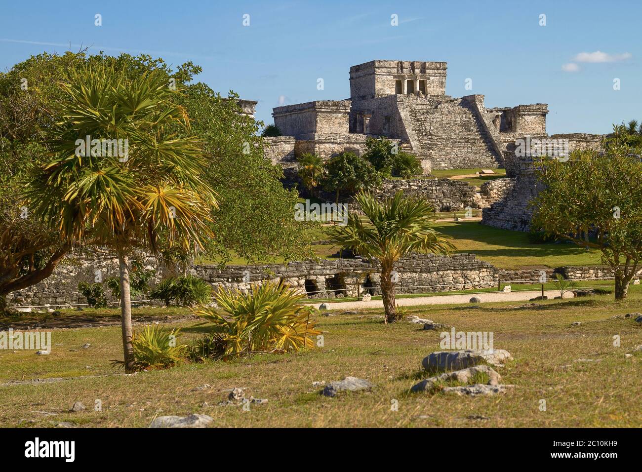 Mayan temple cancun hi-res stock photography and images - Alamy