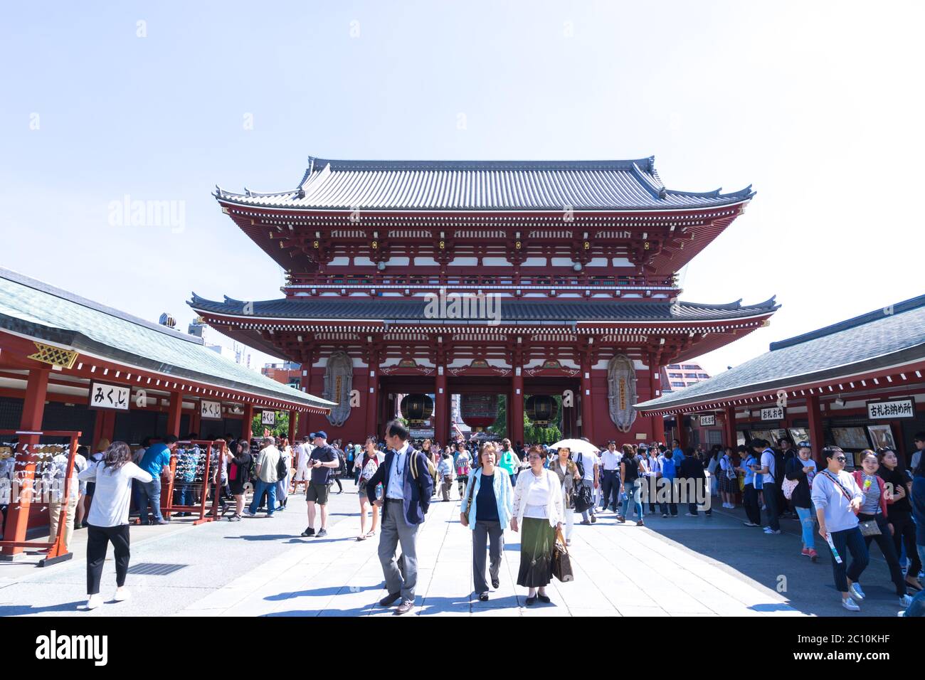 Crowded temple hi-res stock photography and images - Alamy