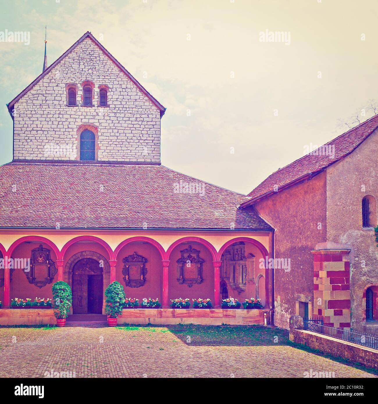 Medieval stone churchyard cross hi-res stock photography and images - Alamy