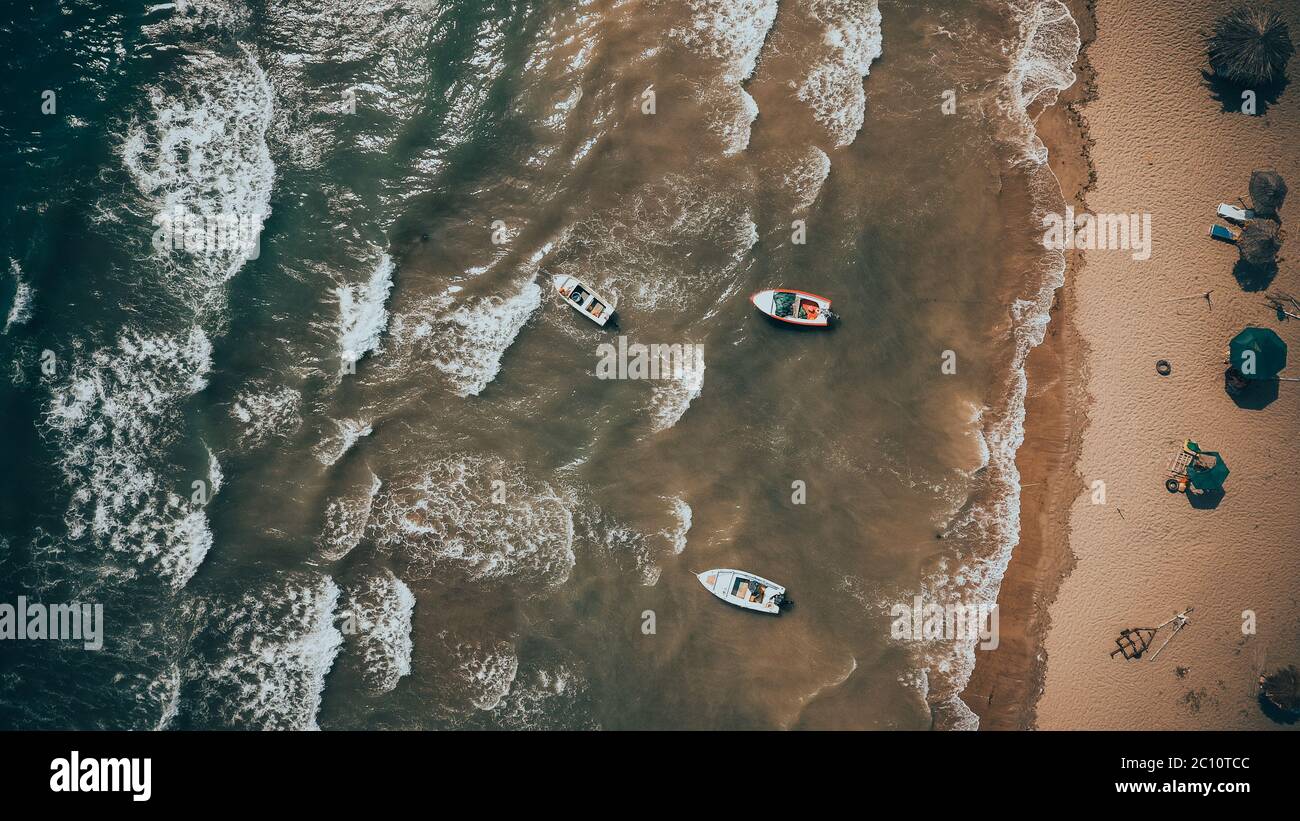 Wave hitting boat hi-res stock photography and images - Alamy