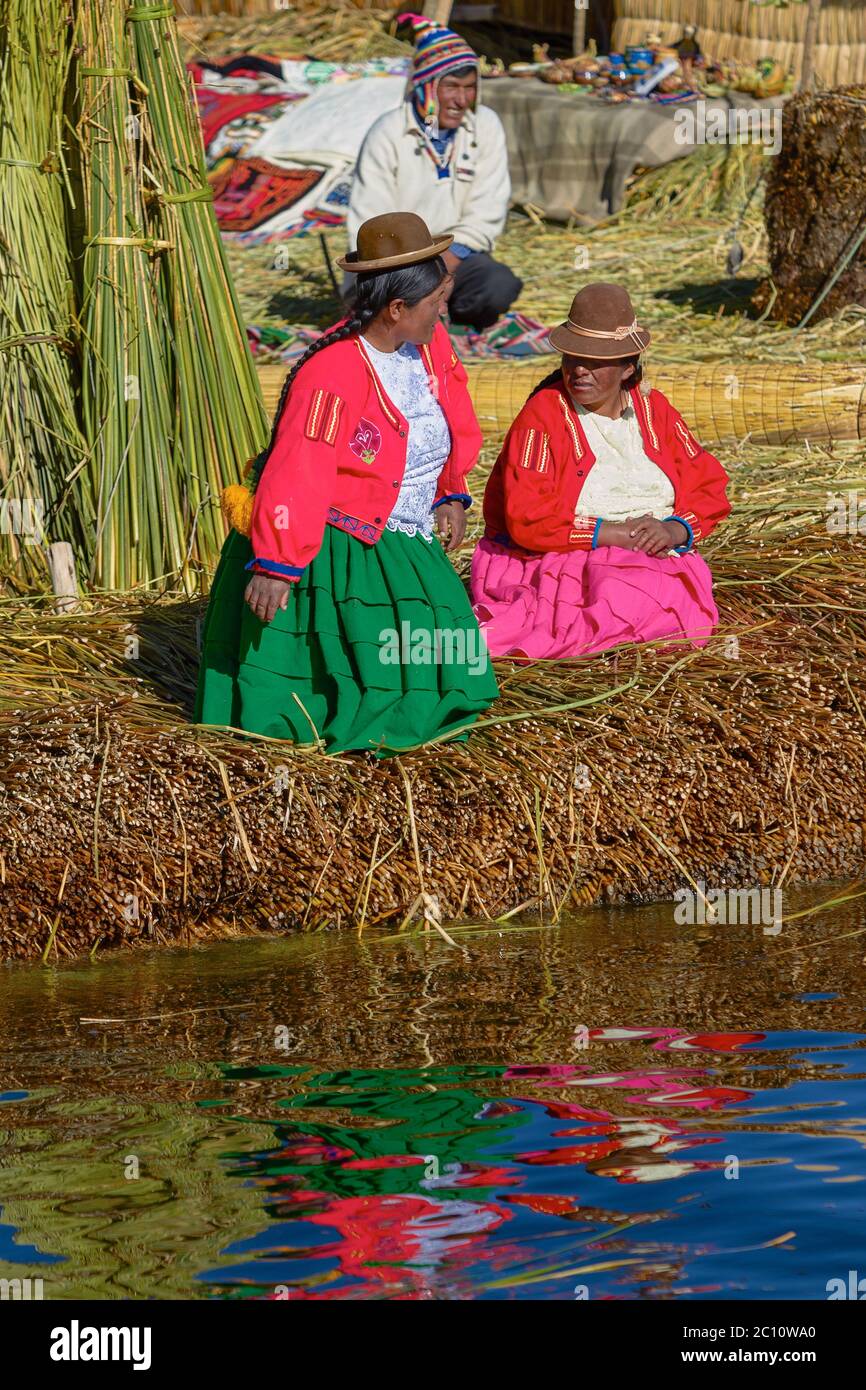 Rural family in bolivia hi-res stock photography and images - Alamy